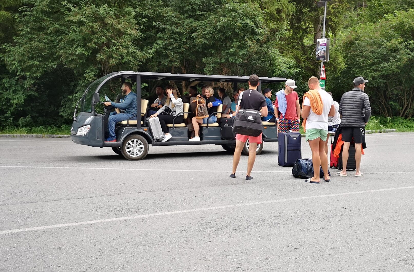 e-SHUTTLE – Freiheit. Faszination. Elektromobilität. E-Mopeds. E-Bikes ...